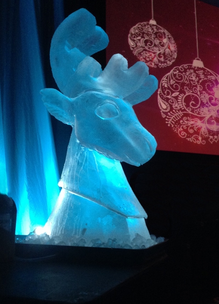 Reindeer head | Passion For Ice - Ice Sculpture and Ice Luge Specialists